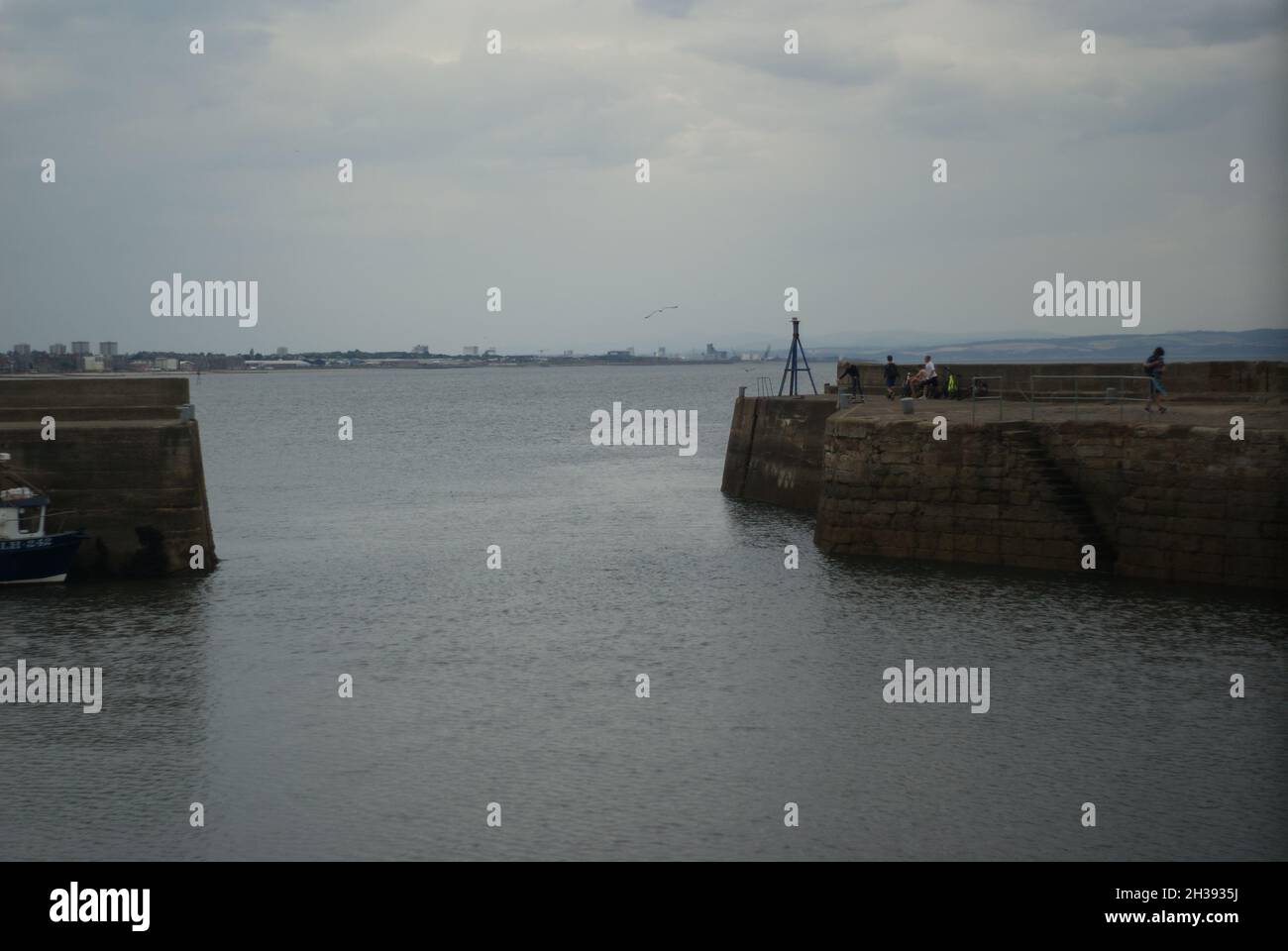 Musselburgh Harbour Entrance Stock Photo - Alamy
