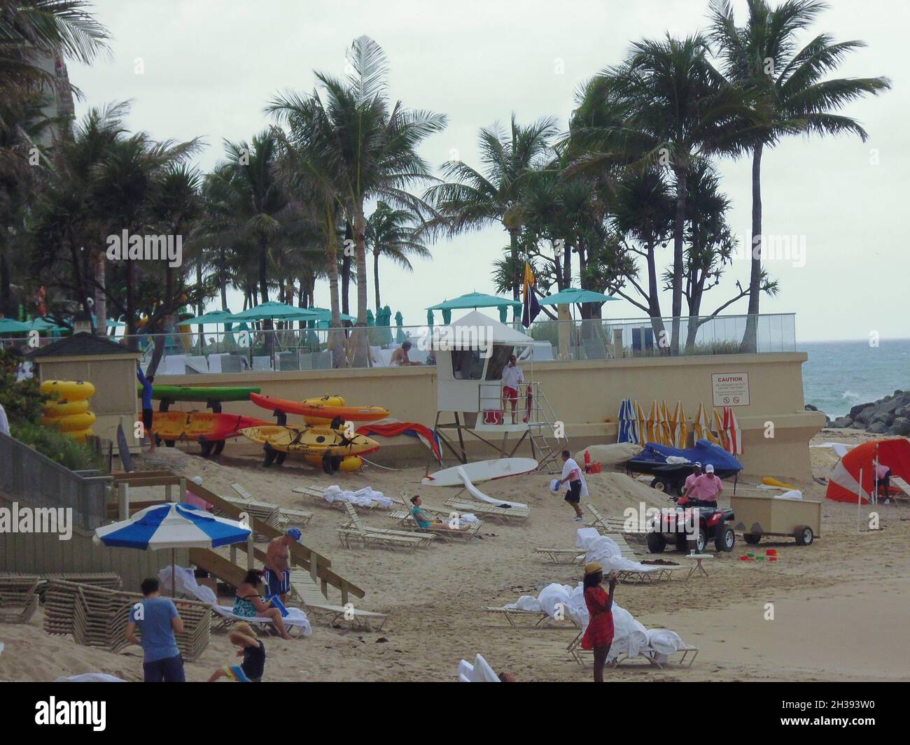 Beach lifeguard station Stock Photo - Alamy