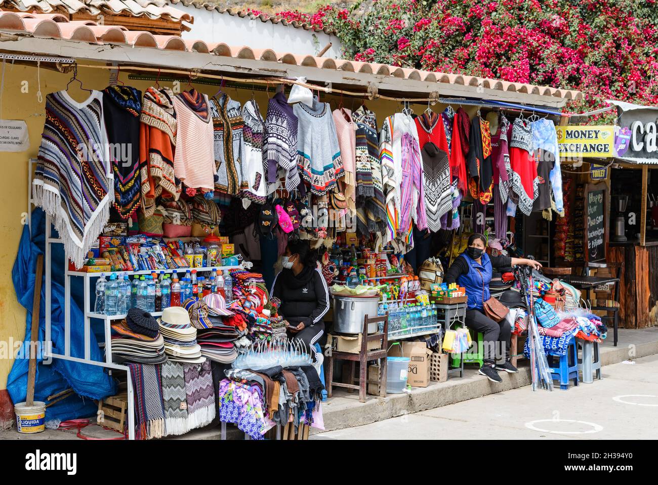 Souvenir stand hi-res stock photography and images - Alamy