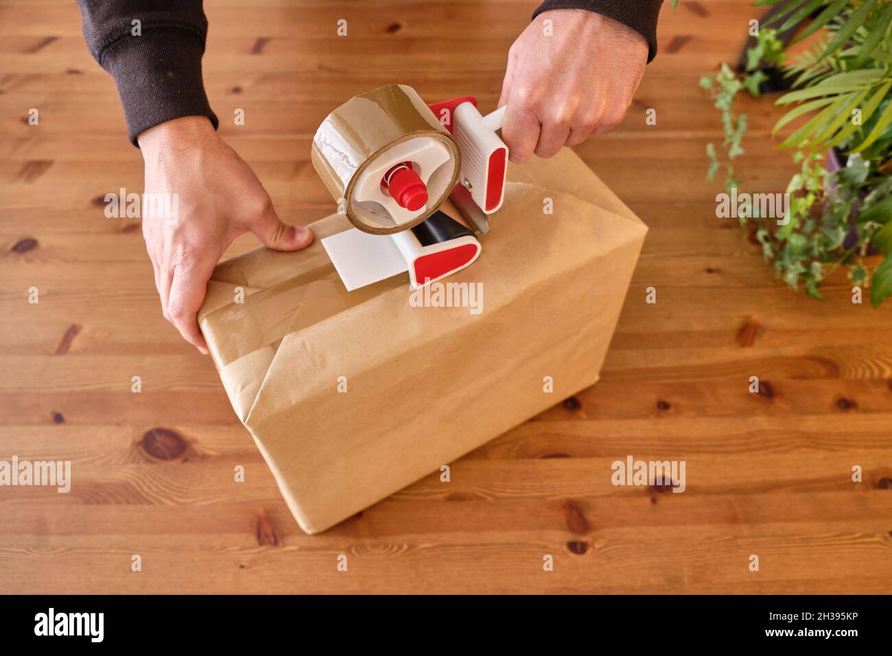 Parcels wood hi-res stock photography and images - Alamy