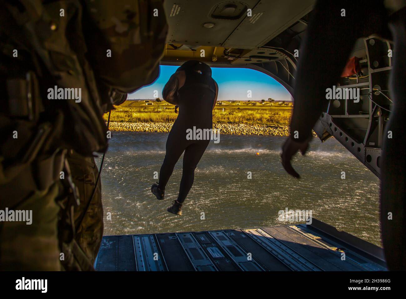 Soldiers with 10th Special Forces Group (Airborne) conduct Helocast ...