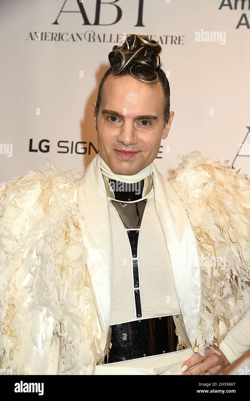 Jordan Roth attends the American Ballet Theatre's Fall Gala at the ...
