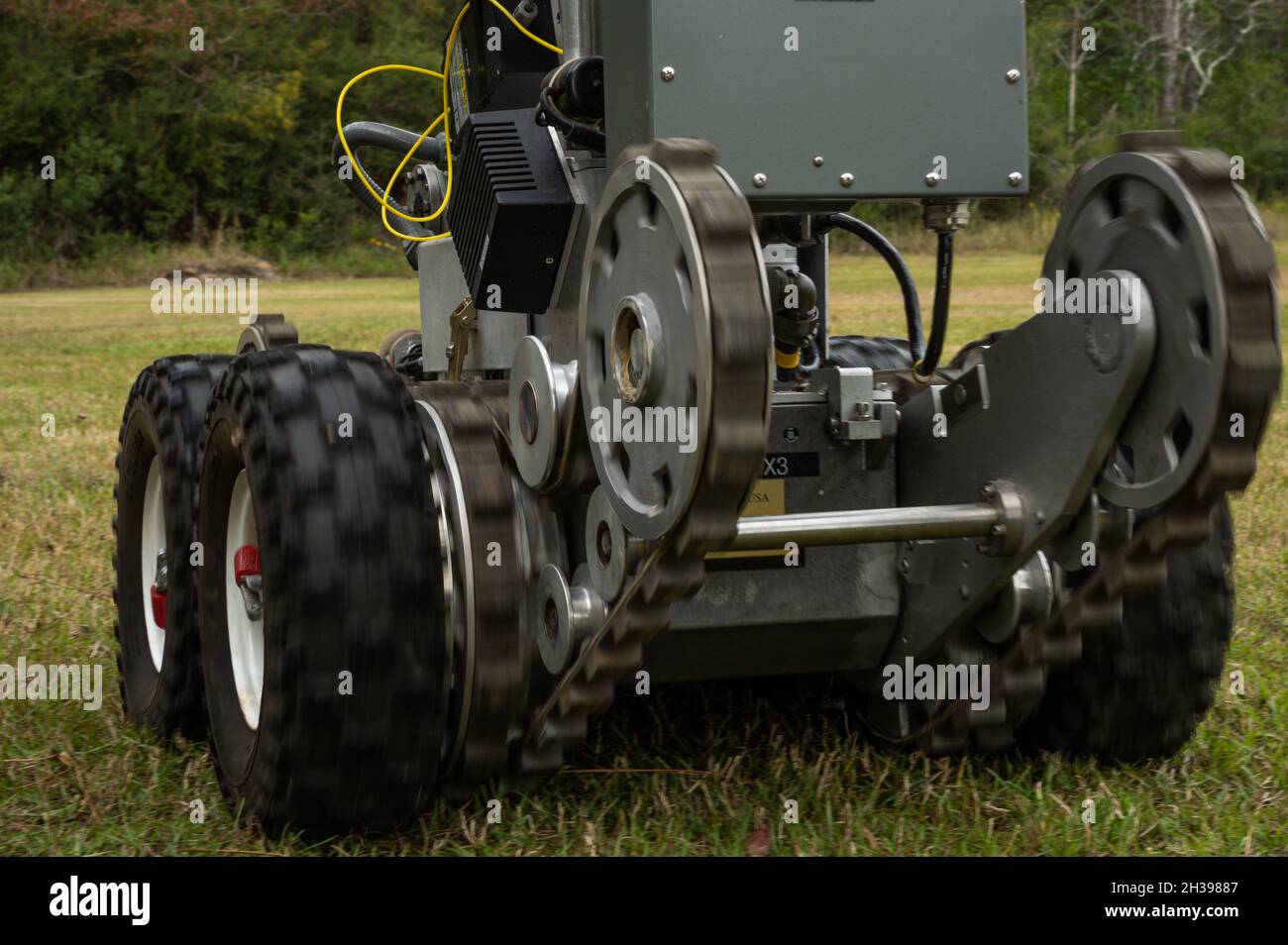 A 1st Special Operations Civil Engineer Squadron explosive ordnance ...