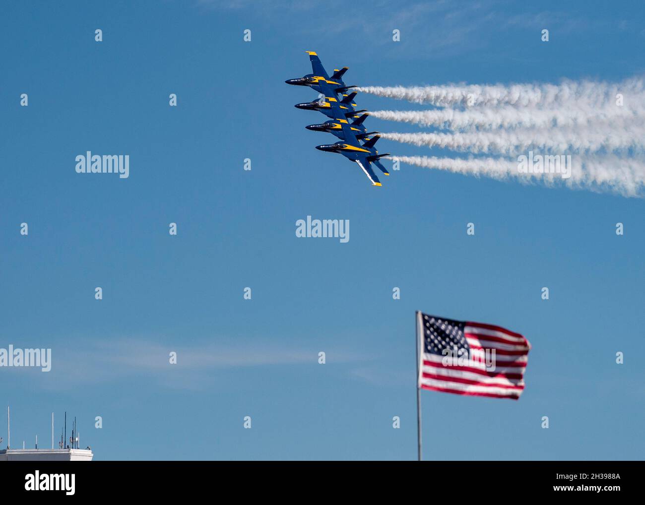 (U.S. Navy photo by Mass Communication Specialist 1st Class Bobby ...