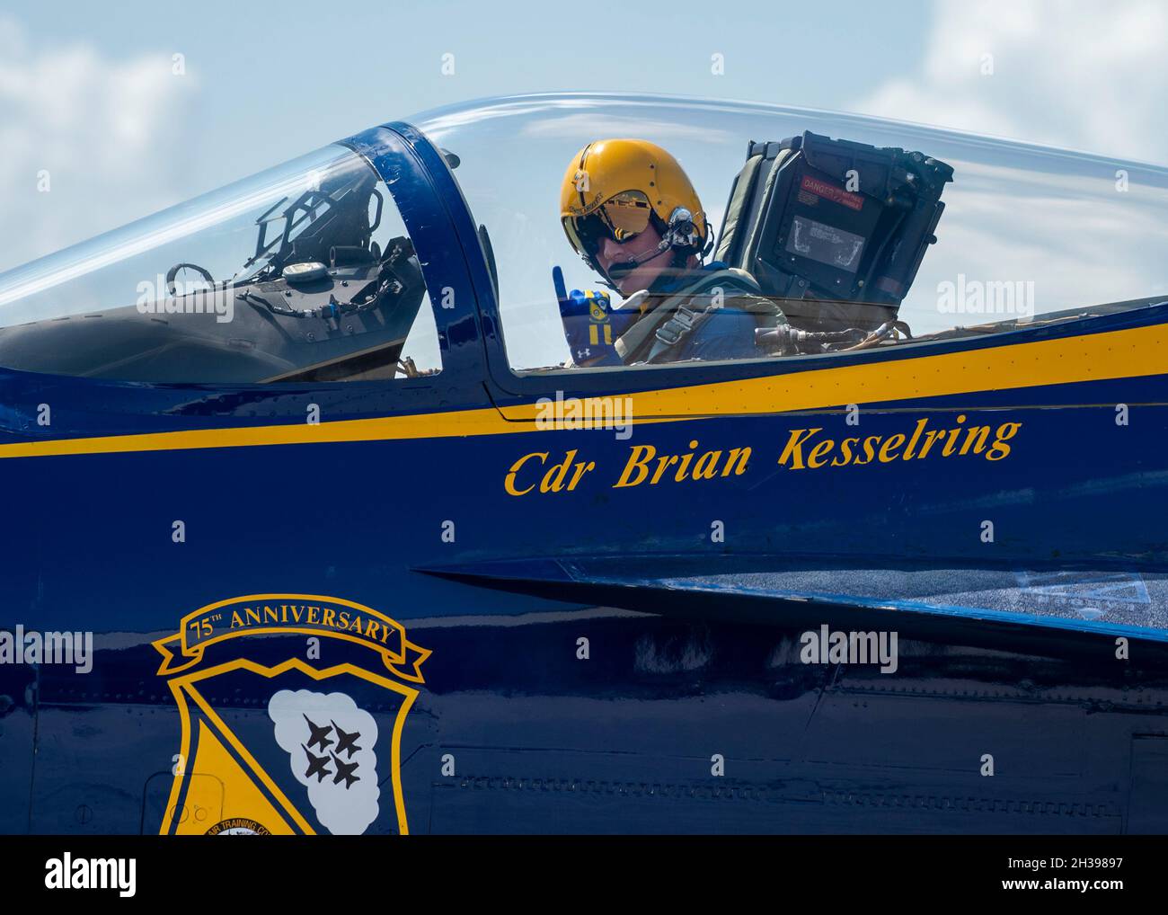 (U.S. Navy photo by Mass Communication Specialist 1st Class Bobby ...