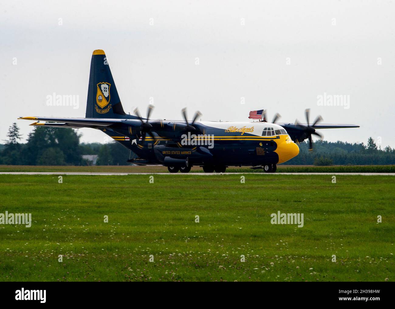 (U.S. Navy photo by Mass Communication Specialist 1st Class Bobby ...