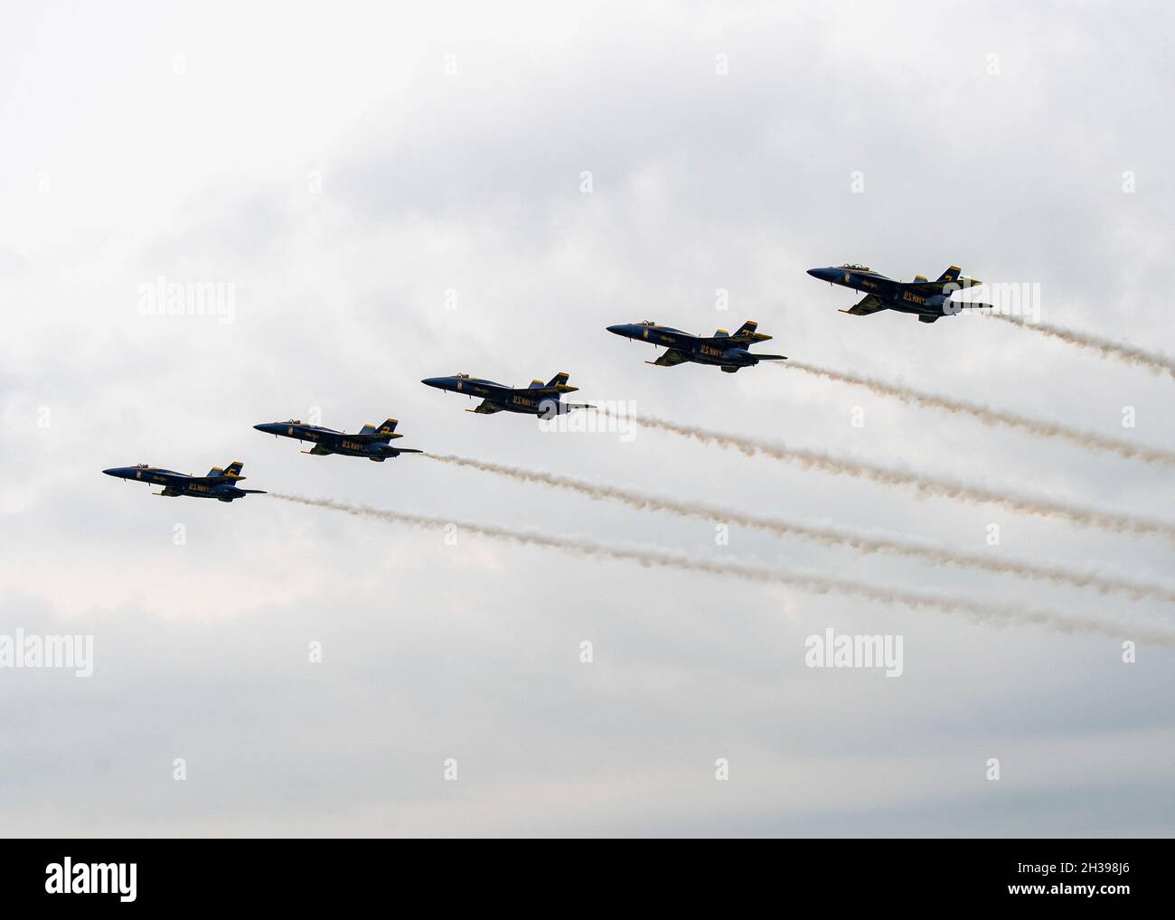 (U.S. Navy photo by Mass Communication Specialist 1st Class Bobby ...