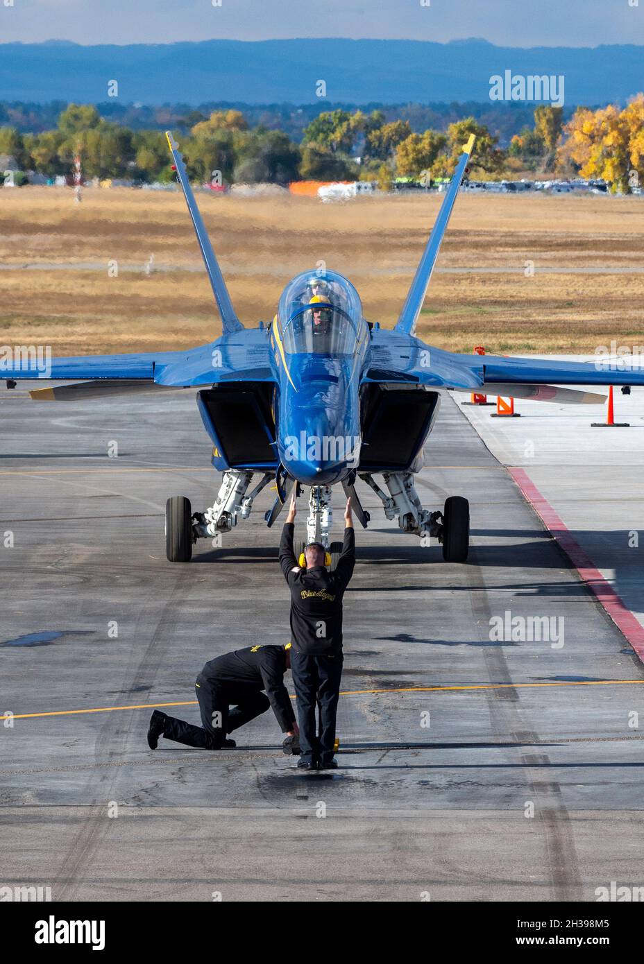 (U.S. Navy photo by Mass Communication Specialist 1st Class Bobby ...