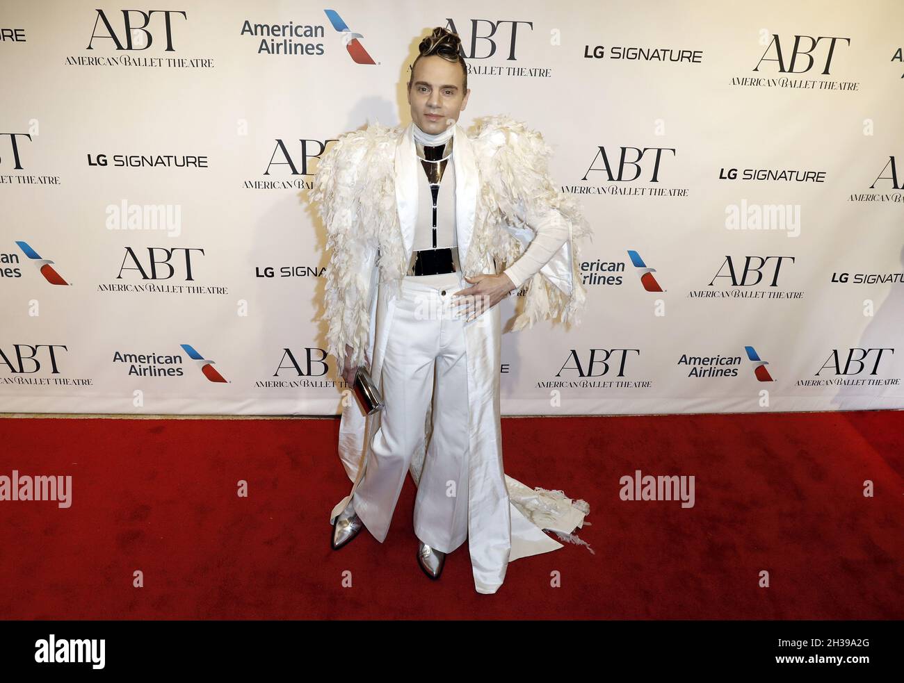 New York, United States. 26th Oct, 2021. Theatre Producer Jordan Roth ...