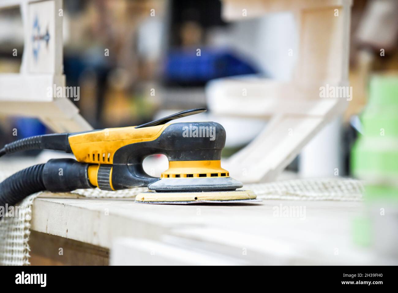 Sanding woodwork hi-res stock photography and images - Alamy