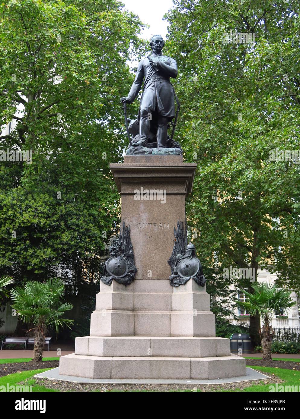 Statue of general sir james outram hi-res stock photography and images ...