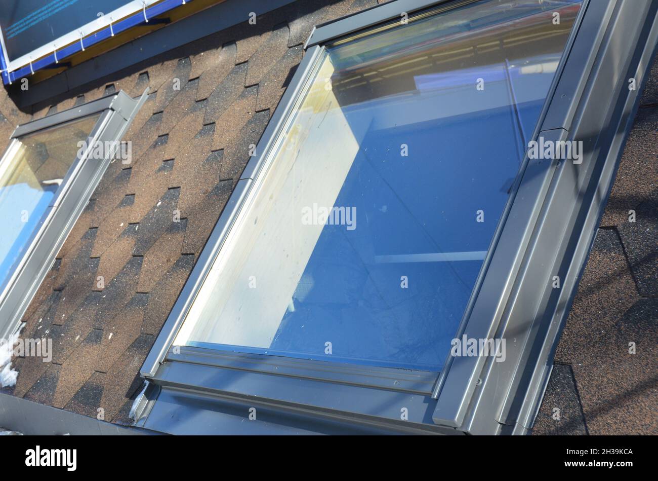 Asphalt shingles house attic hi-res stock photography and images - Alamy