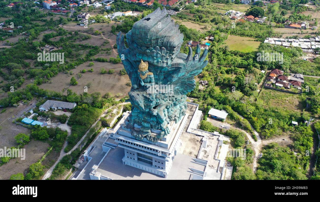 View from above of the entire Garuda Wisnu Kencana statue taken by drone Stock Photo - Alamy