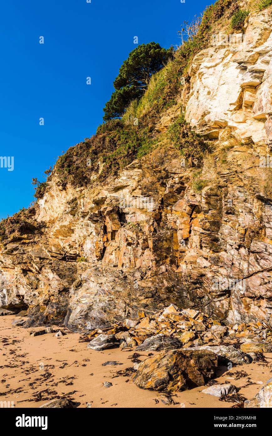 Porthpean beach sandy beach rocky beach cove hi-res stock photography ...