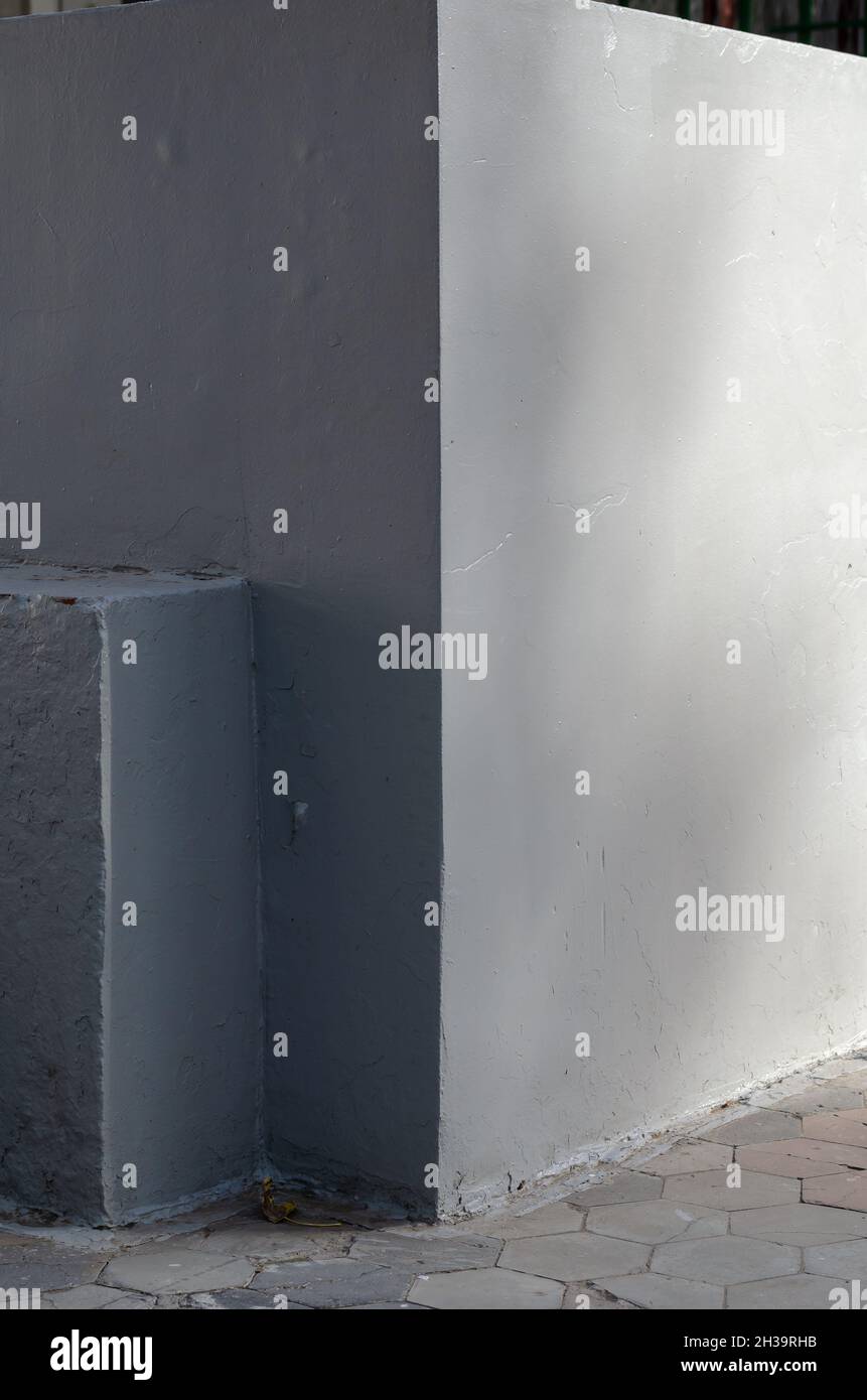 Strong geometric forms hi-res stock photography and images - Alamy