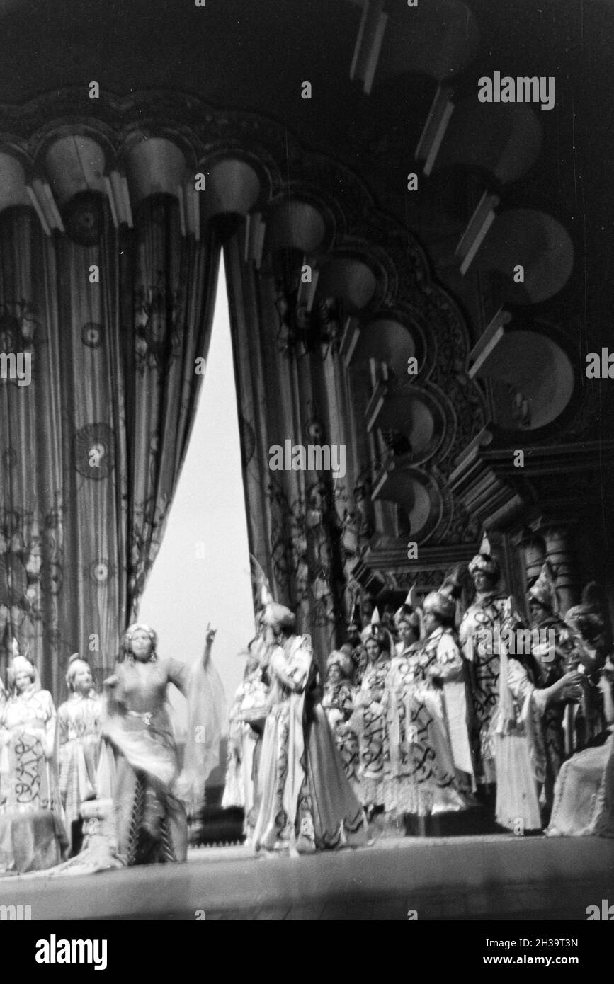 Aufführung im Opernhaus in Rom; Italien 1940er Jahre. Performance in ...