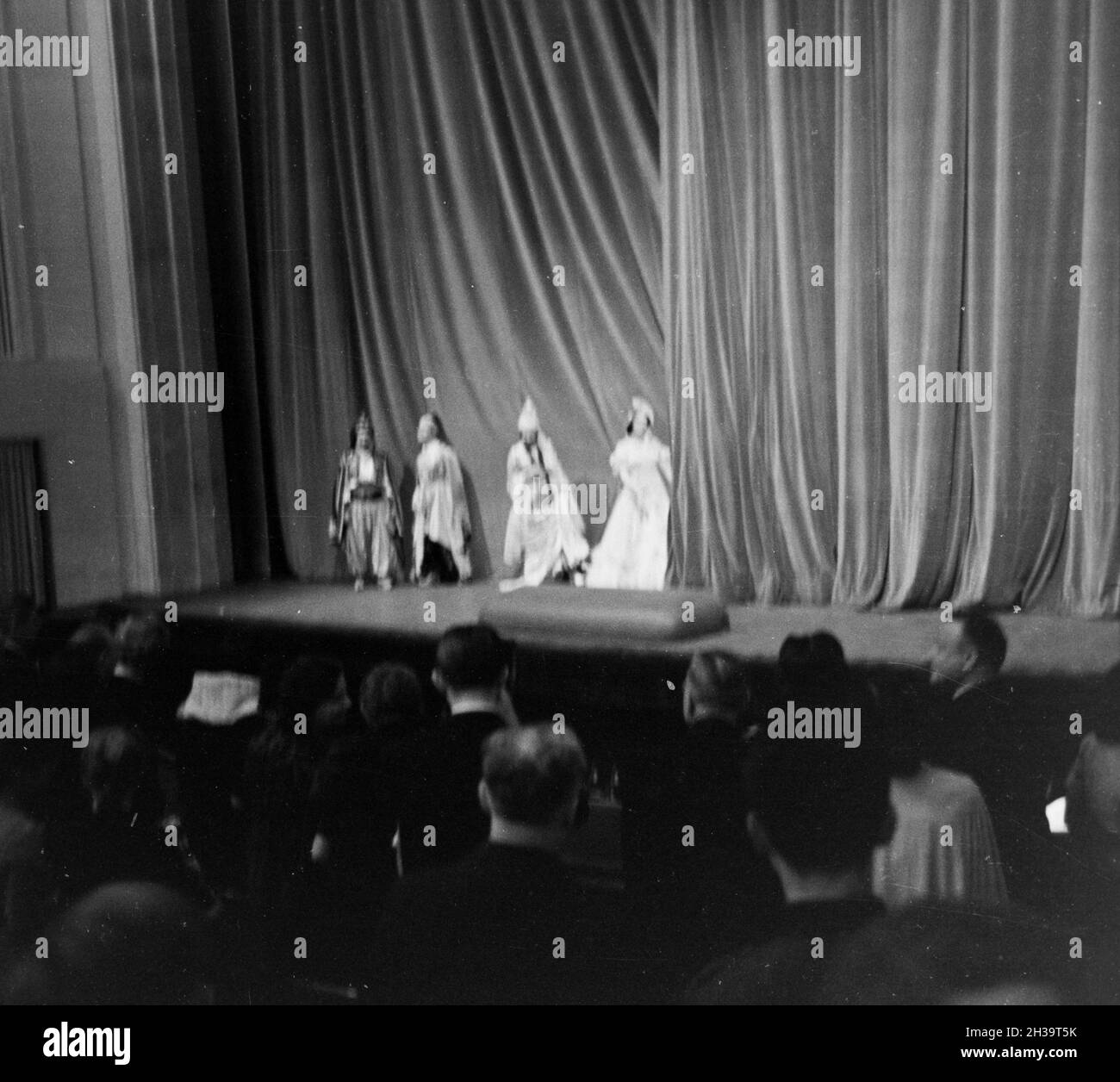 Aufführung im Opernhaus in Rom; Italien 1940er Jahre. Performance in ...