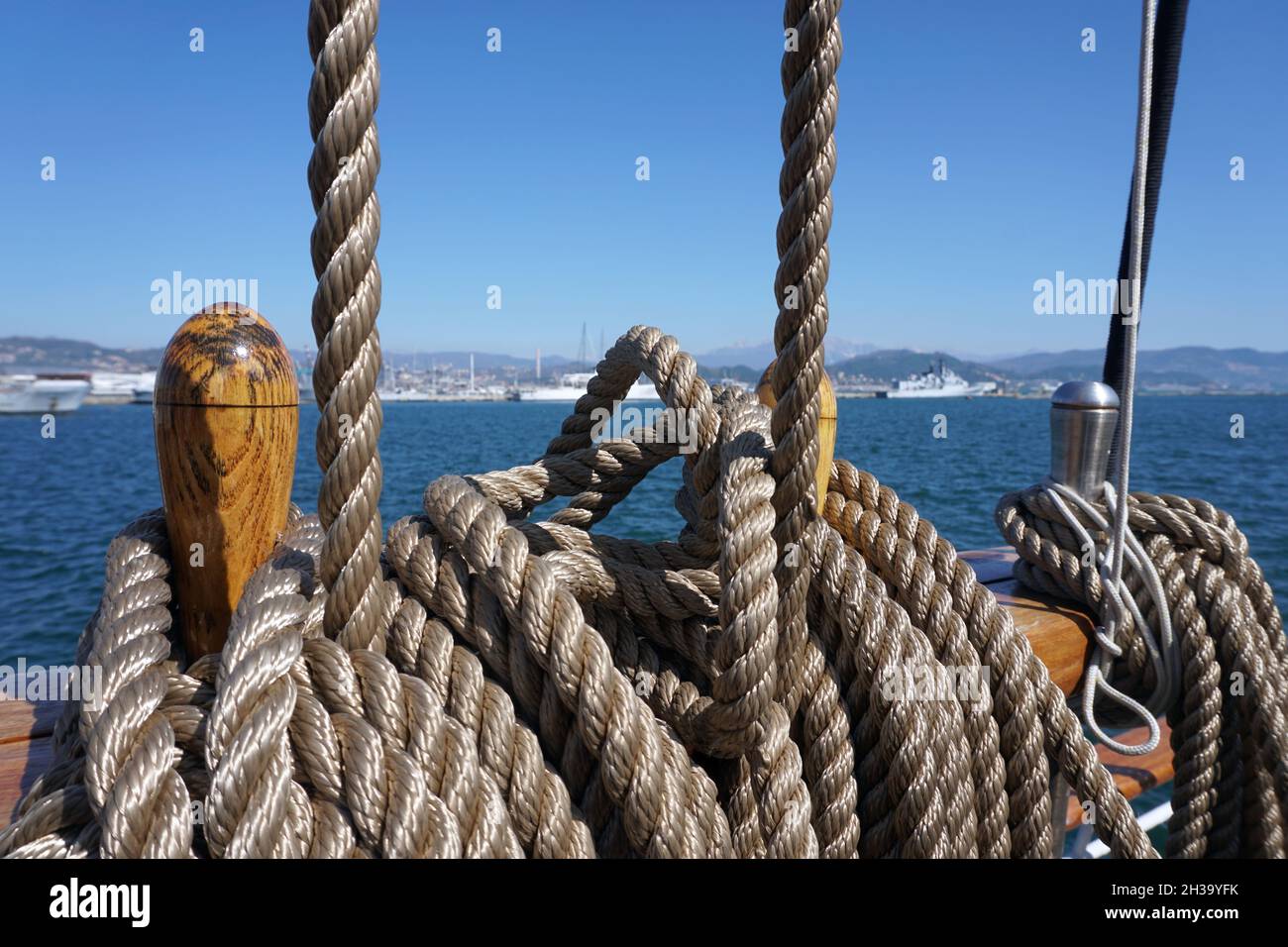 Veliero mare hi-res stock photography and images - Alamy