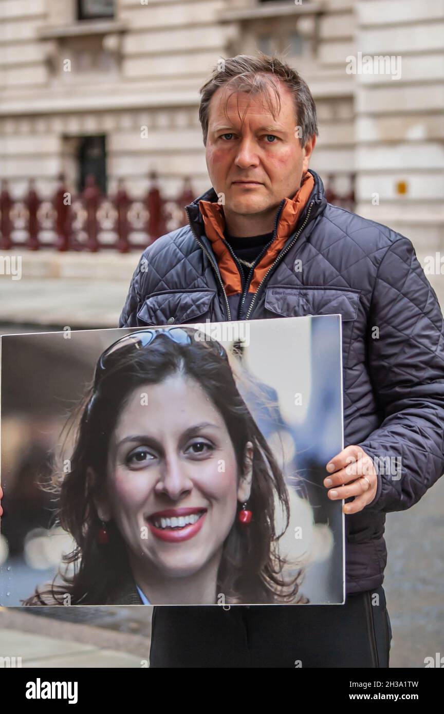 Richard ratcliffe campaign hi-res stock photography and images - Alamy