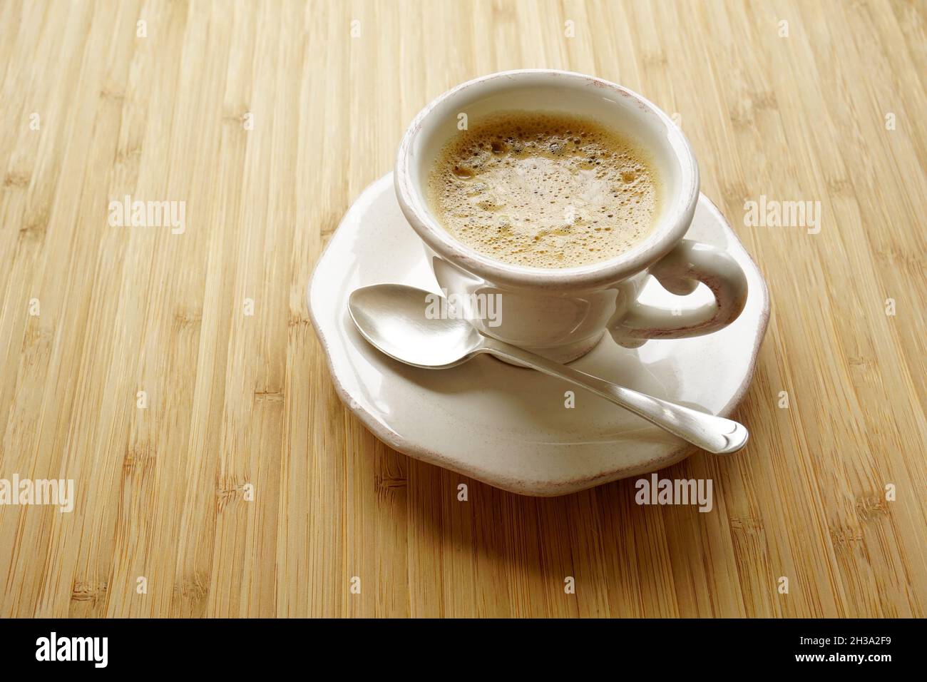 Fancy restaurant table hi-res stock photography and images - Alamy