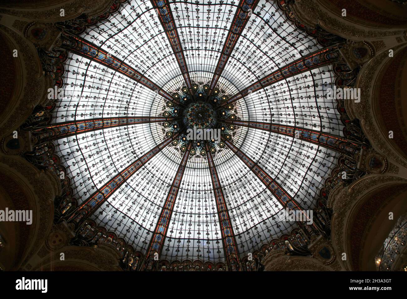 Interior dome galeries lafayette hi-res stock photography and images ...
