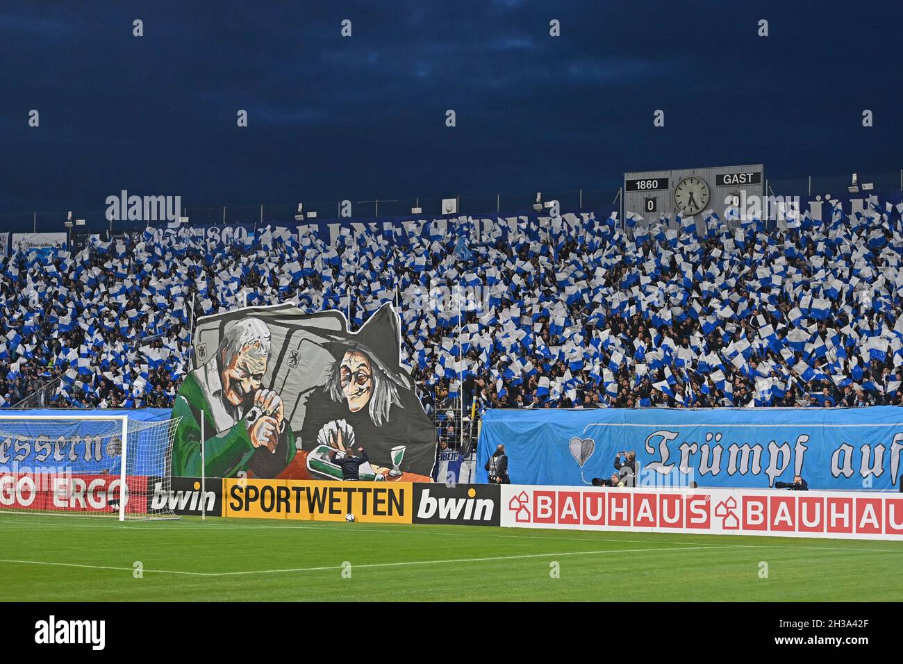 Muenchen GRUENWALDER STADION. 26th Oct, 2021. Full stadium, fan ...