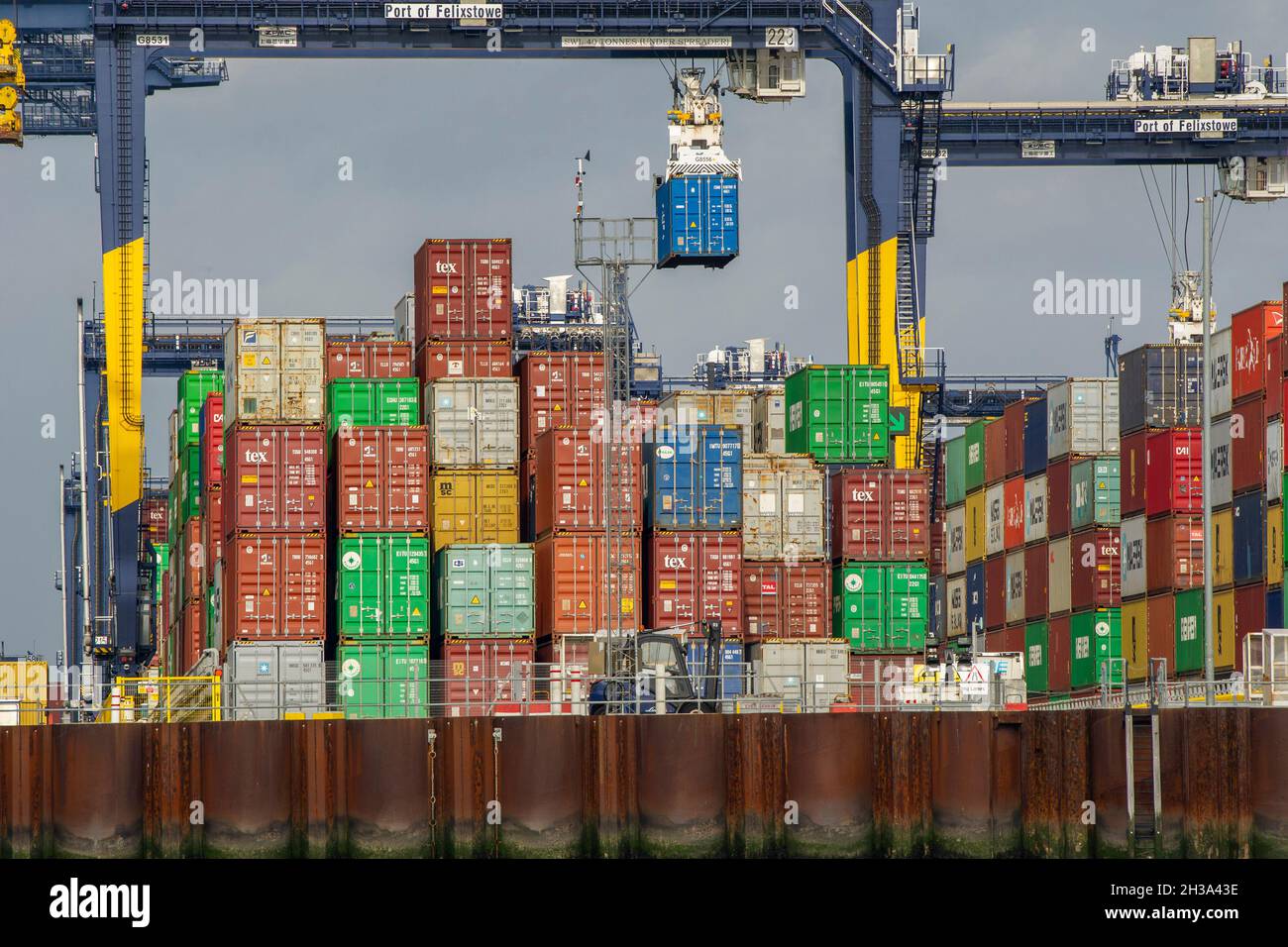 Ever given container ship hi-res stock photography and images - Alamy