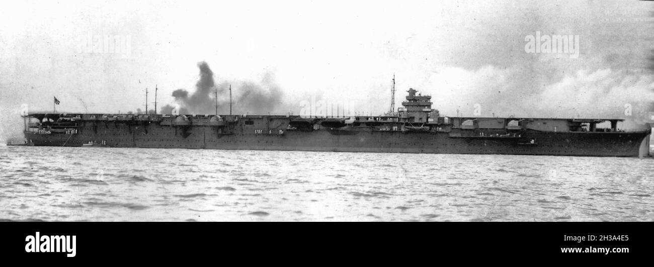 Japanese aircraft carrier Shokaku 1941 Stock Photo - Alamy