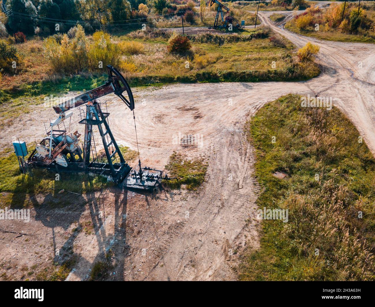 Aerial drone overhead oil rig hi-res stock photography and images - Alamy