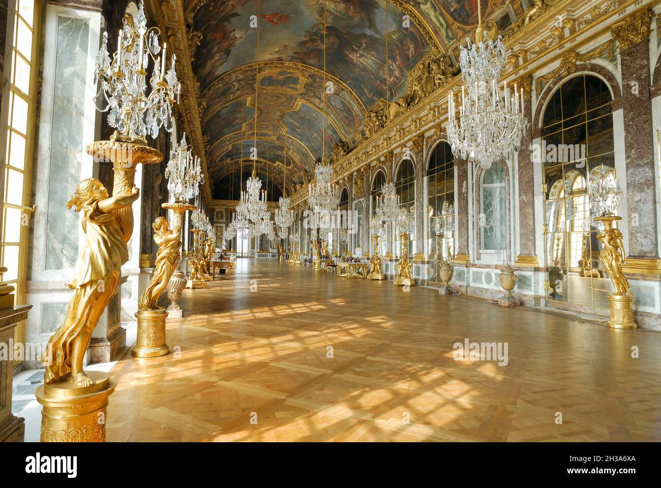 Versailles hall of mirrors paris france hi-res stock photography and ...