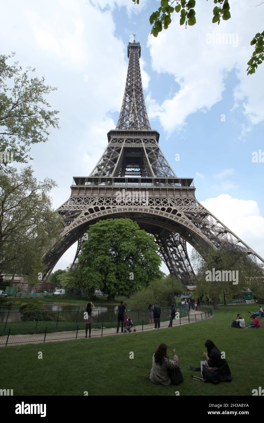 France, Paris, Eiffel tower, spring Stock Photo - Alamy France, Paris, Eiffel tower, spring Stock Photo - Alamy