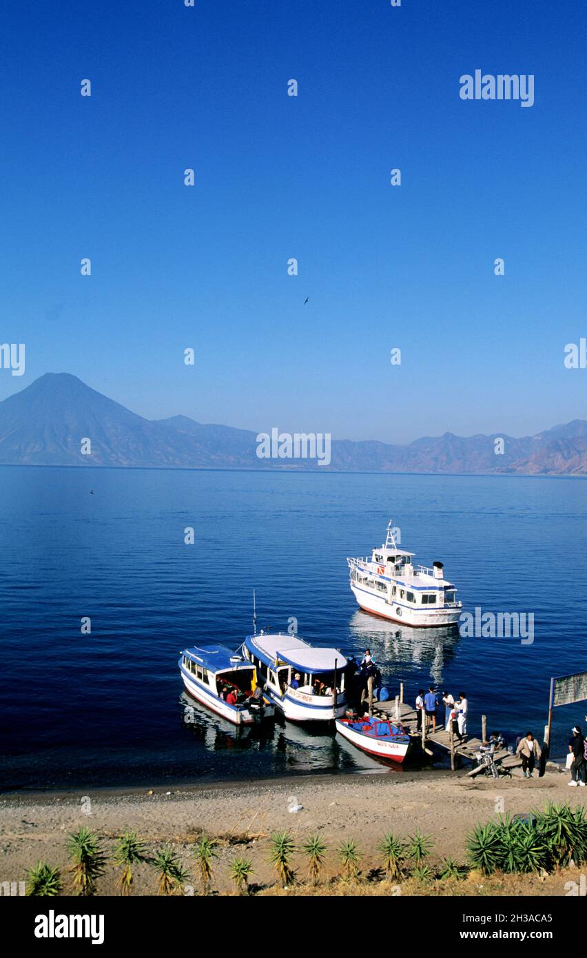 GUATEMALA. PANAJACHEL REGION. ATITLAN LAKE Stock Photo - Alamy