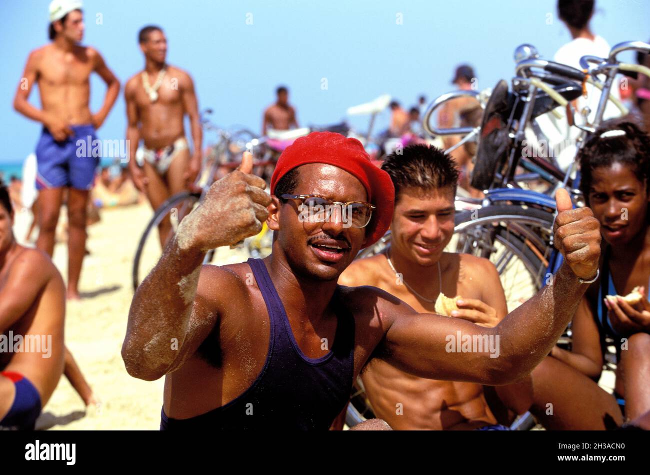 Young cubans hi-res stock photography and images - Alamy