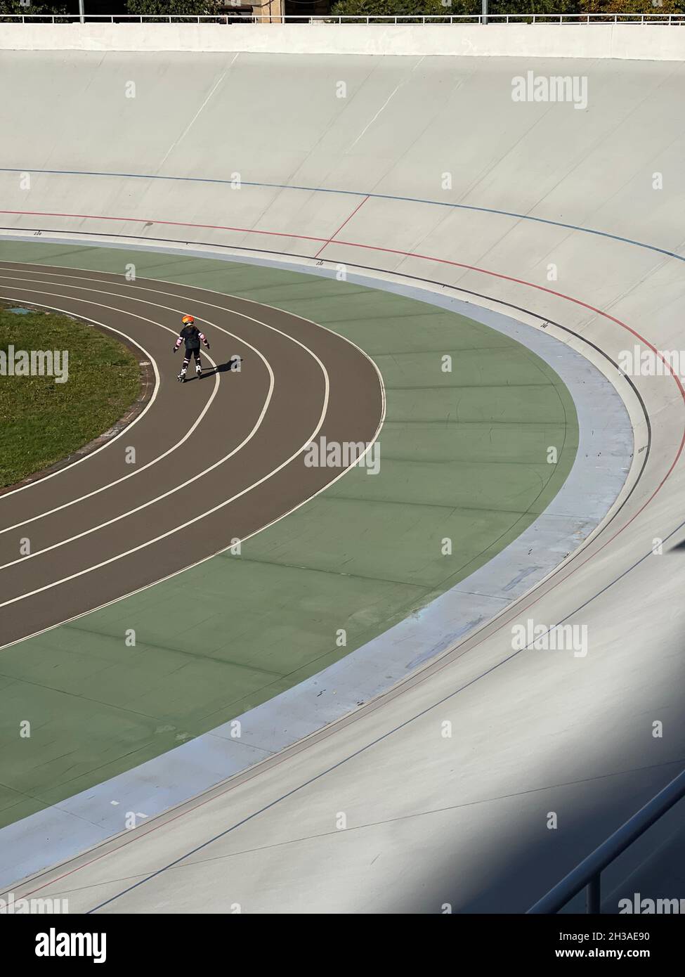 Track cycling velodrome motion hi-res stock photography and images - Alamy