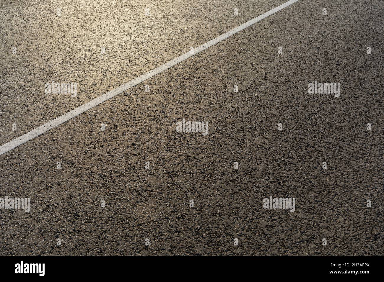 Asphalt road texture white stripe hi-res stock photography and images ...