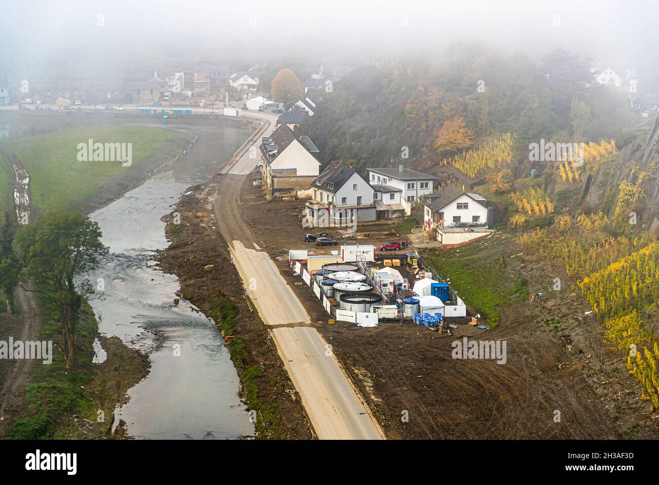 Flood disaster in 2021 in the Ahr valley, A mobile sewage treatment plant temporarily replaces ...