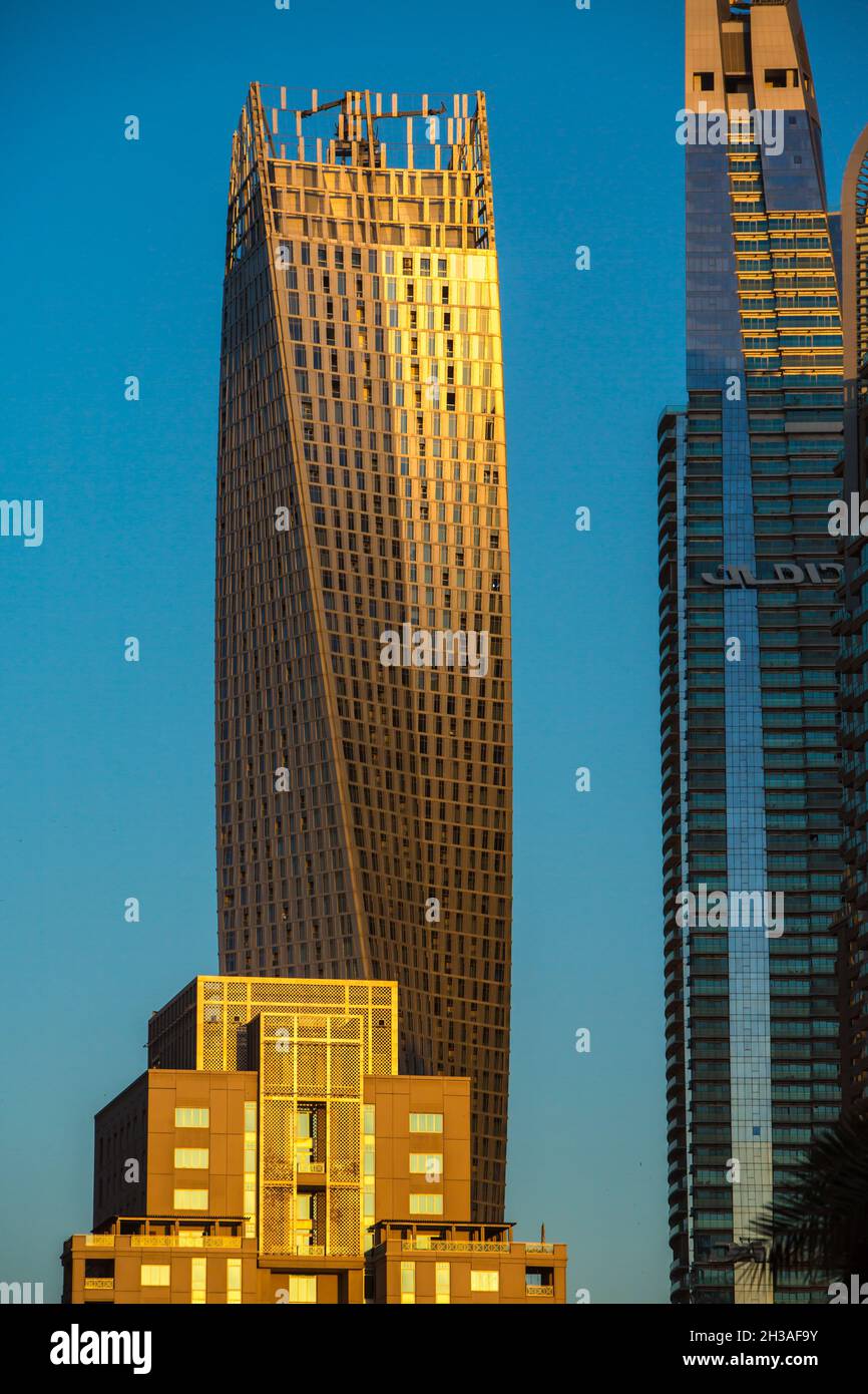 75 floors hi-res stock photography and images - Alamy