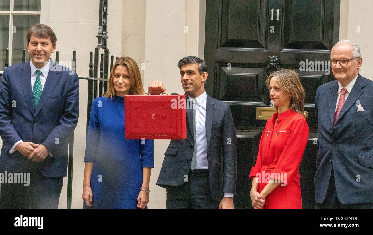 Red budget box hi-res stock photography and images - Alamy