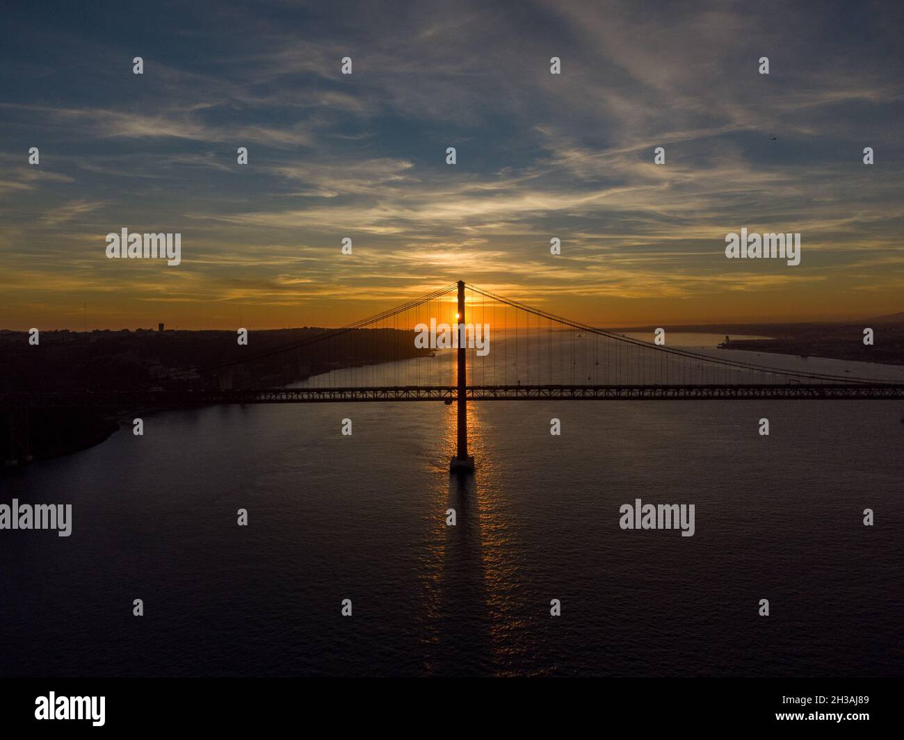 Aerial ponte 25 de hi-res stock photography and images - Alamy