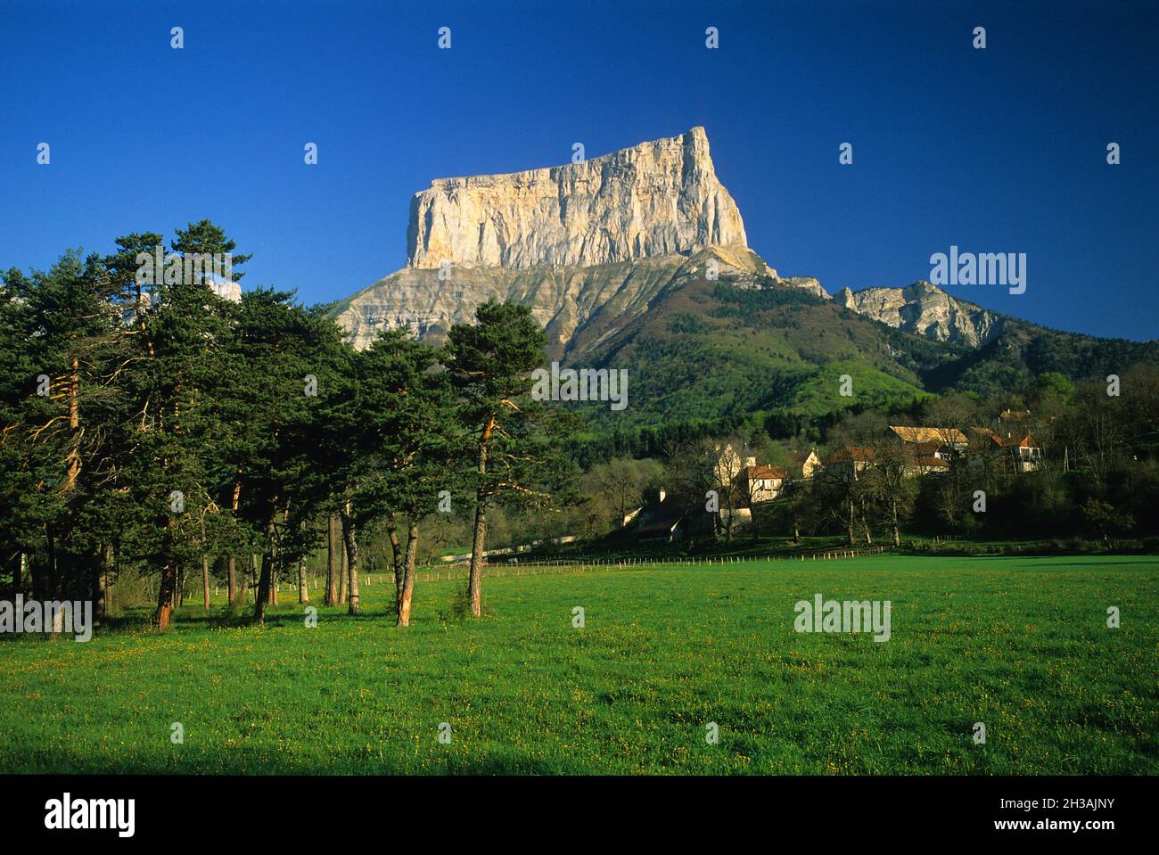 Massif du vercors hi-res stock photography and images - Alamy