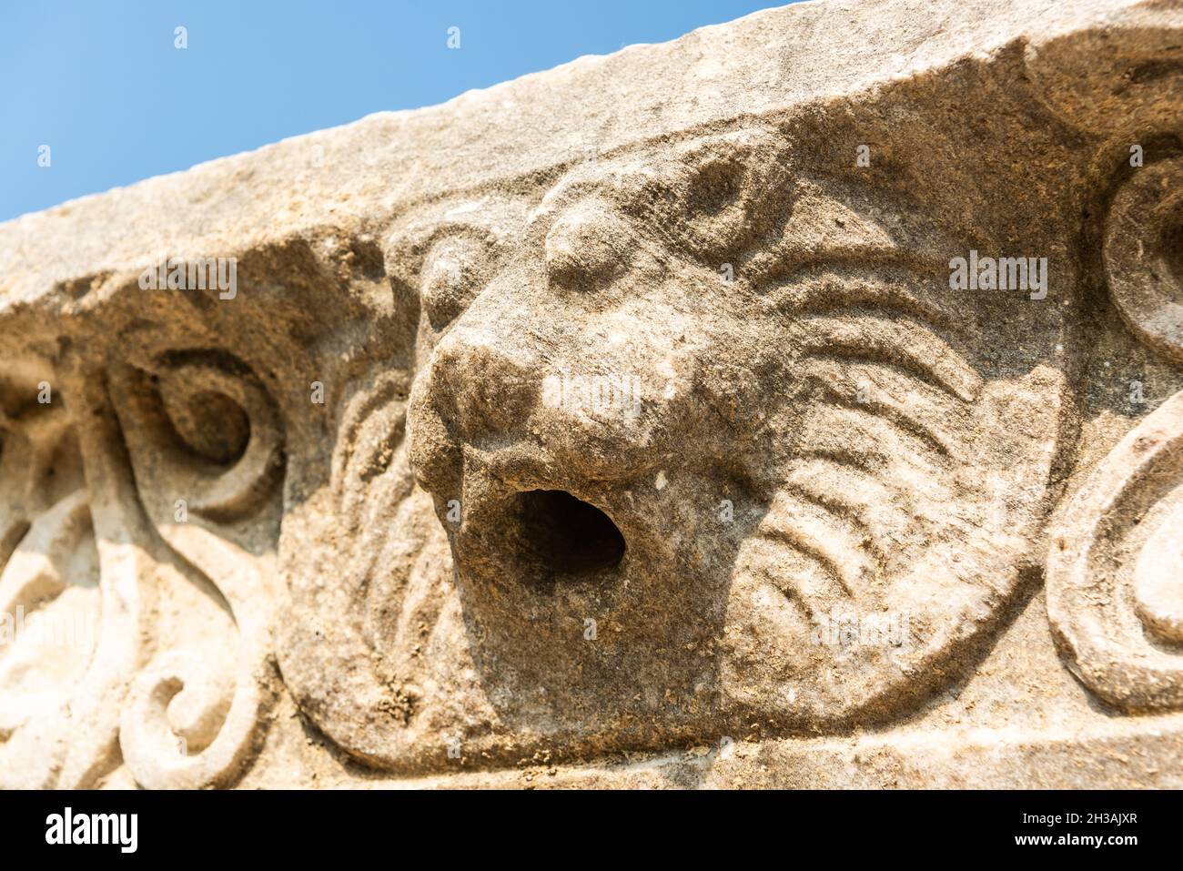 Maeander shape hi-res stock photography and images - Alamy