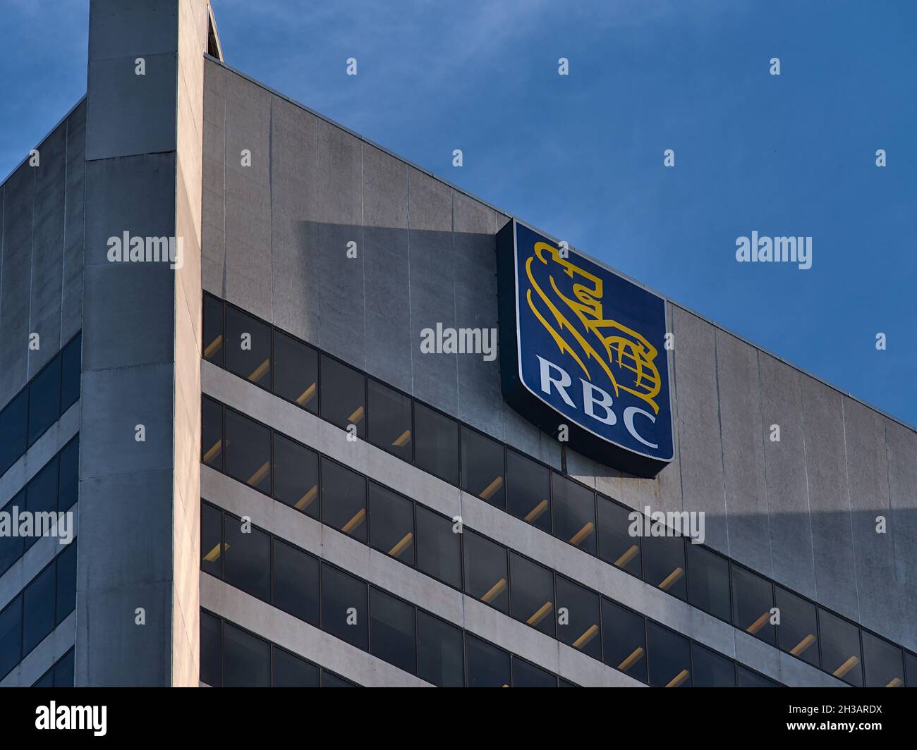 Royal blue logo hi-res stock photography and images - Alamy