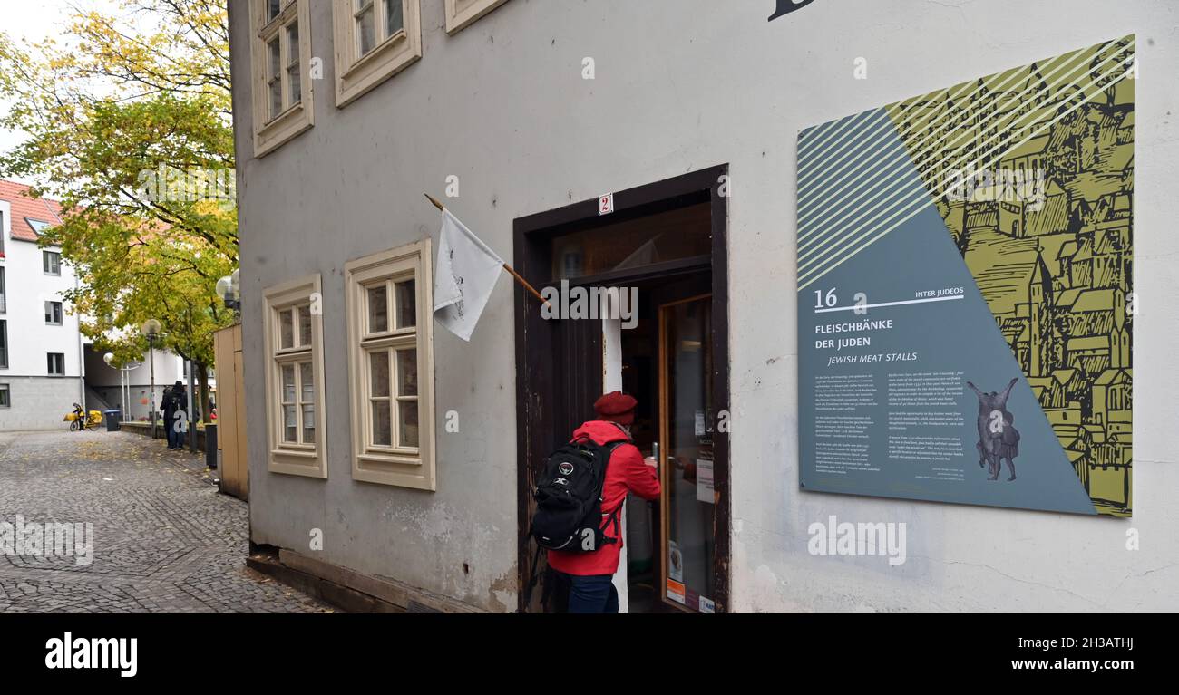 Erfurt, Germany. 27th Oct, 2021. "Meat banks of the Jews" is written on ...