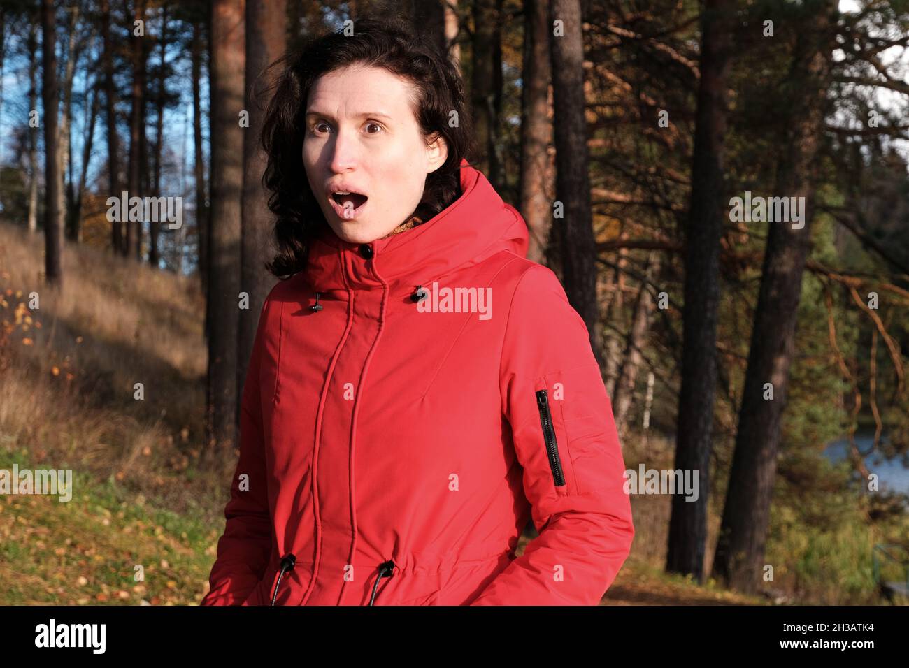 Woman surprised she sees hi-res stock photography and images - Alamy