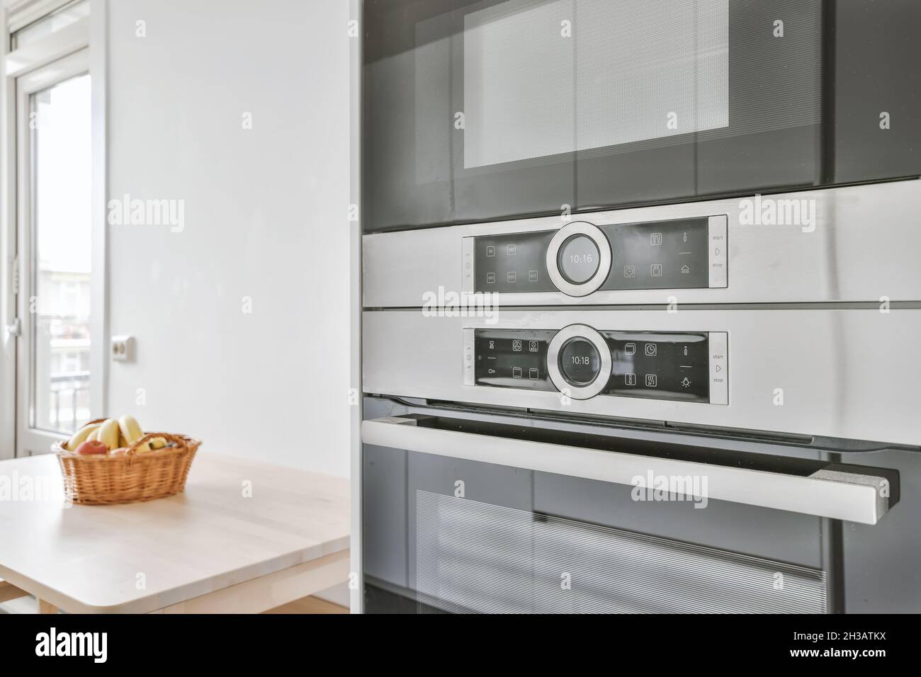 Modern oven hi-res stock photography and images - Alamy