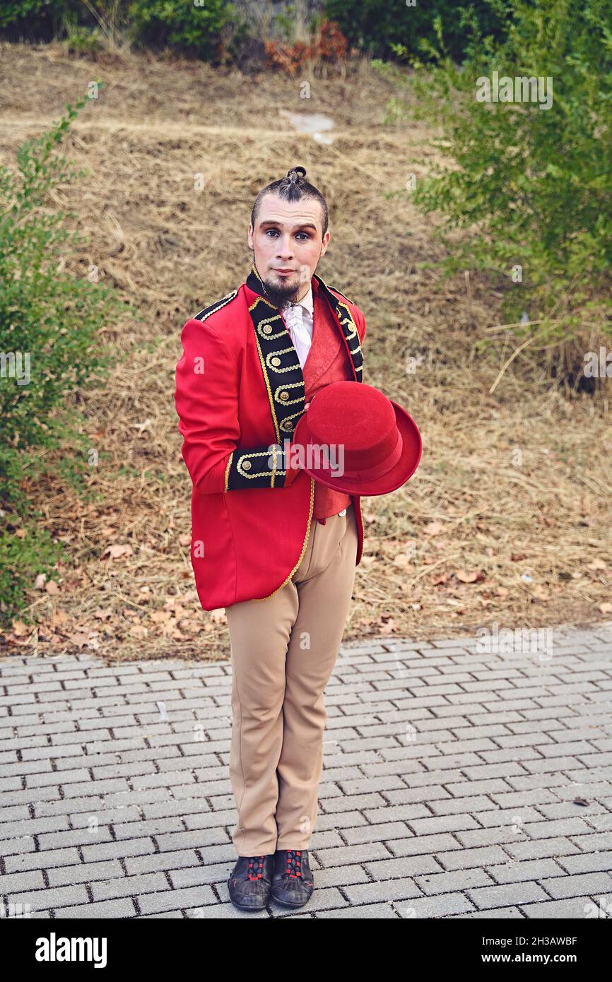 Full body man hi-res stock photography and images - Alamy