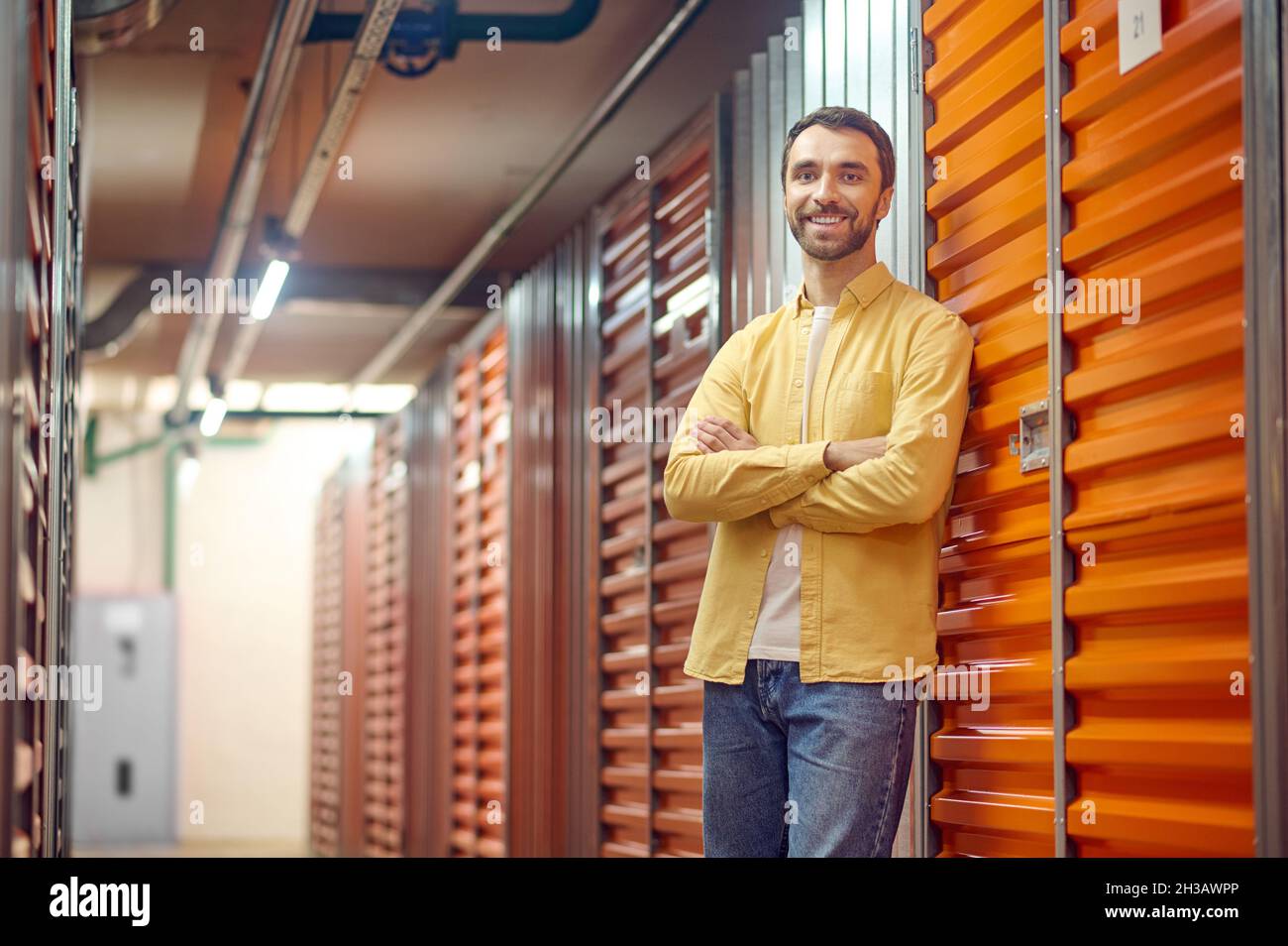 Smiling doors hi-res stock photography and images - Alamy