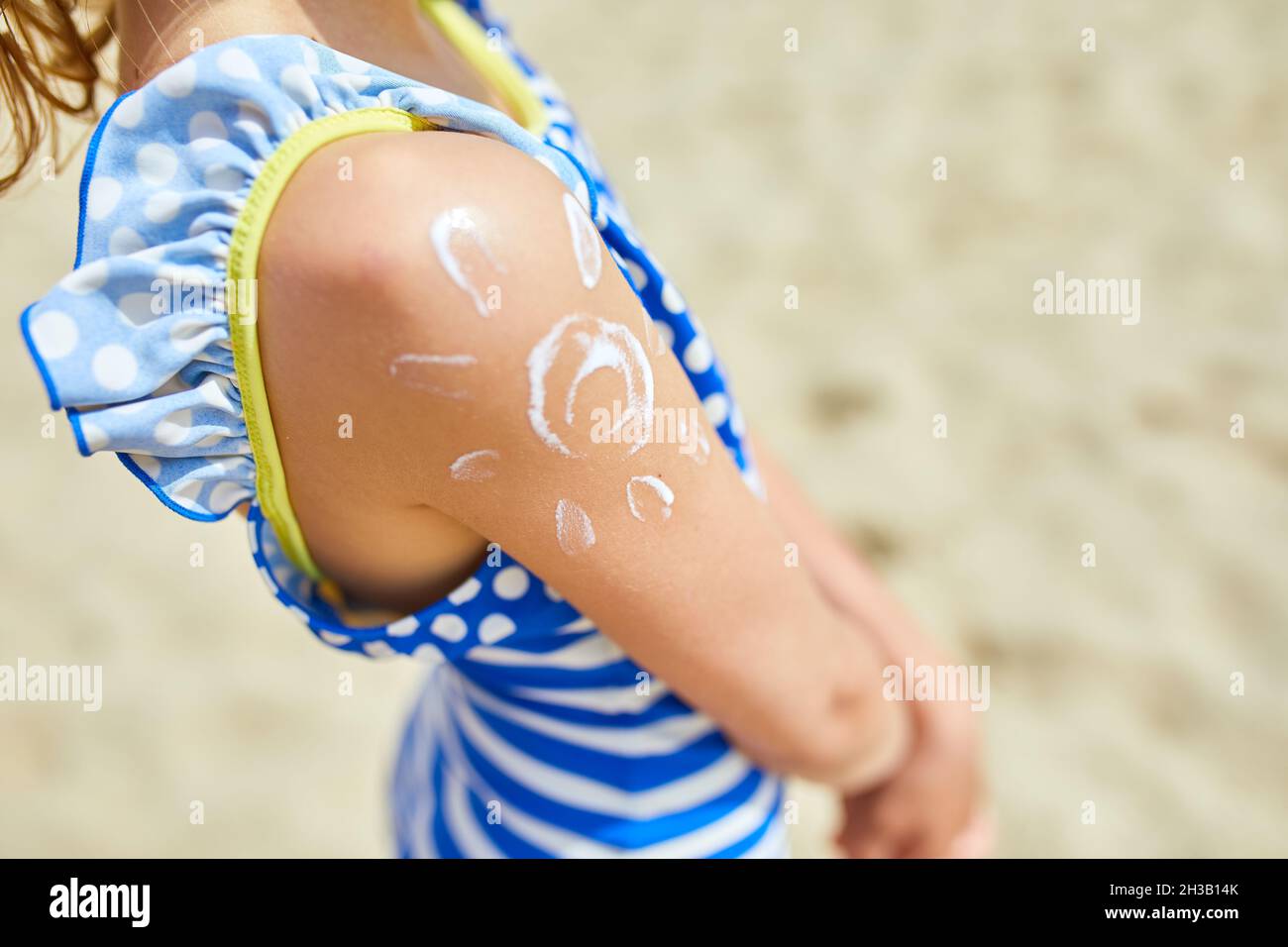 Apply Sunscreen Beach High Resolution Stock Photography and Images - Alamy