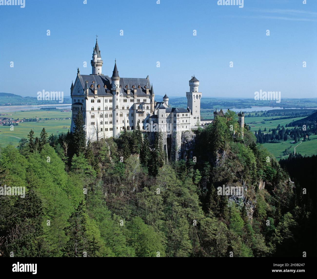 Nineteenth century castles hi-res stock photography and images - Alamy