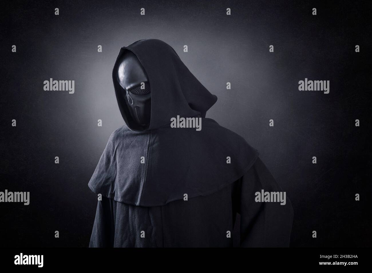 Scary humanoid alien in the darkness Stock Photo - Alamy